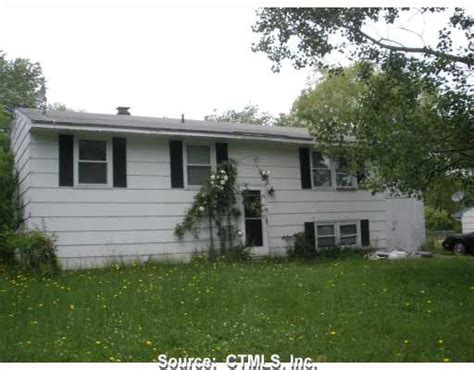 6 Robin Ln Ledyard Ct 06339 ®