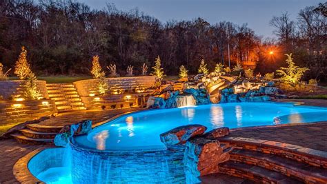 How To Choose A Pool Contractor Peek Pools Spas Custom Pool News