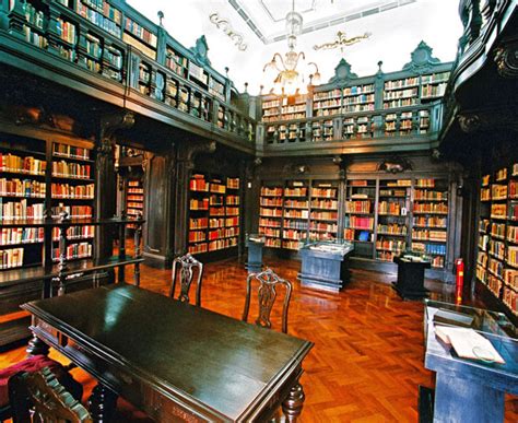 大学图书馆看书 大学图书馆读书 图书馆看书 大山谷图库