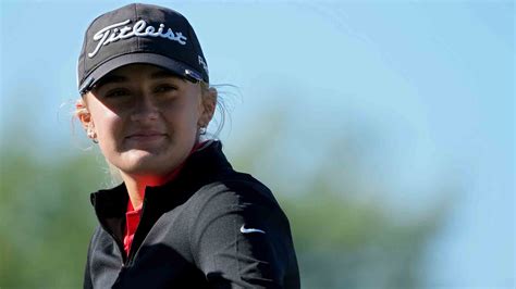 After Stellar Amateur Career 17 Year Old Gianna Clemente Turns