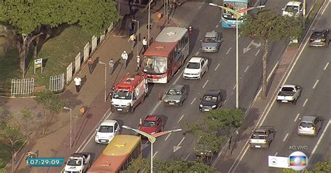 G1 Contagem 7h40 Acidente Entre Dois ônibus Deixa Feridos