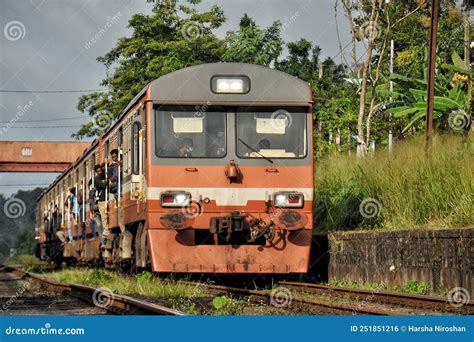 Class 158 Diesel Multiple Unit Arriving At Carlisle Editorial Image