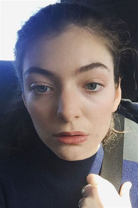Just 200 Celebs Who Look Amazing Without Makeup Artofit