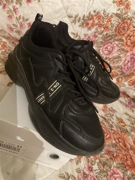 Кросівки жіночі — ціна 650 грн у каталозі Кросівки Купити жіночі речі за доступною ціною на Шафі