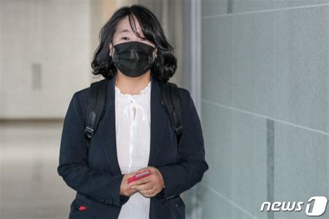 민주당 윤미향에 ‘출당 대신 ‘당직정지 처분만 파이낸셜뉴스