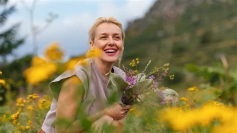 Хороскоп за утре 19 юни 2025 Несигурност за Близнаците радост за