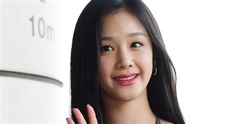 Ten포토 베이비몬스터 파리타 인형같은 만찢녀
