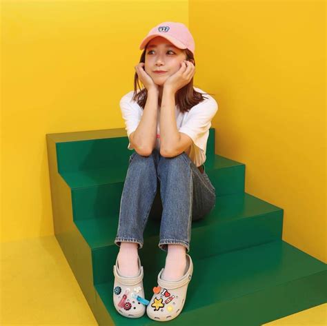 水嶋ひかるさんのインスタグラム写真 水嶋ひかるinstagram「💛🔋🎗️🪀🧀🍏🌼🍀 ずっと気になってた激辛🌶️シビッツとかまいい