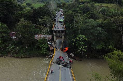 Fotos Las Imágenes Del Colapso De Un Puente Sobre El Río La Vieja En