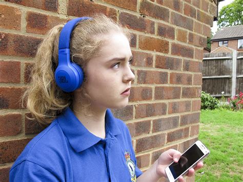 Jbl E Bt Over Ear Headphones Review Technuovo Com