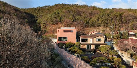 Monolithic Brick Clad Annex By Lksa Expands Existing Residence In
