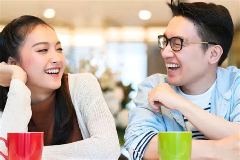 Biar Ngobrol Nggak Cuma Basa Basi Topik PDKT Yang Bikin Percakapan