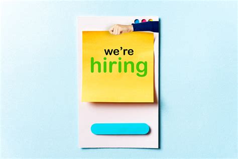 도움말의 개념은 기호를 원했습니다 우리는 종이 카드와 텍스트 공간이 파란색 배경에 단어 개념을 고용하고 있는 스티커 메모를 들고