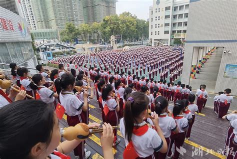 千人葫芦丝，齐奏东方红 荆楚网 湖北日报网