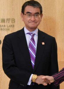 河野太郎外相の竹製腕時計メーカーは通販お取寄せで購入店舗は