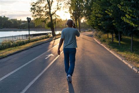 Distracted Walking Pedestrian Safety And Mobile Device Use Baxley