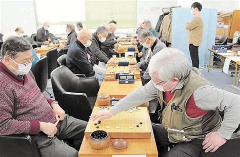 対面の真剣勝負3年ぶり楽しむ 仙台河北新報杯争奪年忘れ囲碁大会 河北新報オンライン