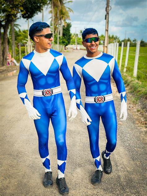 Gêmeos Do Carlinhos🌻🌻💙 Cabelinhosazuis • Instagram Photos And Videos