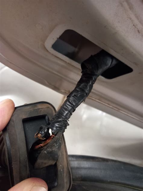 #25. Ремонт проводки багажника. — Hyundai i30 (1G), 1,4 л, 2009 года ...