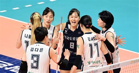 강소휘 친정팀 상대 27득점 도로공사 Gs 꺾고 5연패 탈출 시즌 첫 승 [is 장충]