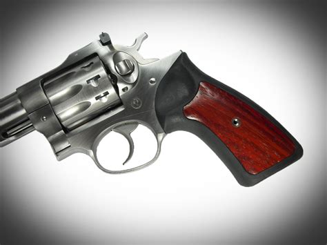 Ruger Gp100 — Ls Grips