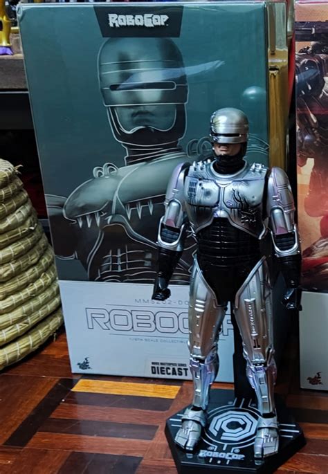 Hot Toys Robocop Diecast On Carousell