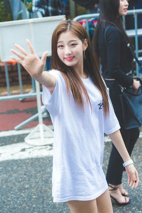 러블리즈 예인 촬스의 이슈와 유머