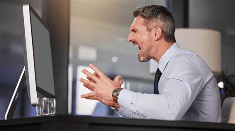 8 small habits that make you look way less experienced than you are