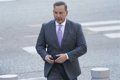Agente De La Dea En Juicio Acusado De Aceptar 250 Mil Dólares En