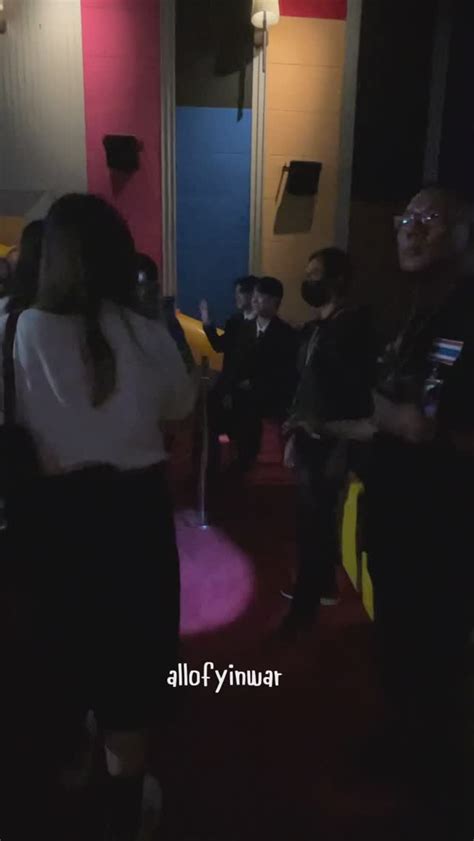 Memories With Yinwar Cr ในรูป🙏🏻 Yinwar First Fansign Hdy Hdy Yinwar1stfansign Warwanarat