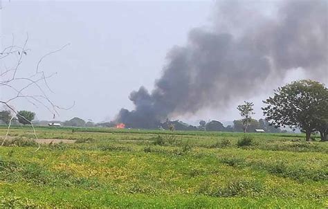 ရေစကြိုမြို့နယ် ဇရပ်နီကျေးရွာကို စစ်ကောင်စီတပ်က မီးရှို့ဖျက်ဆီး