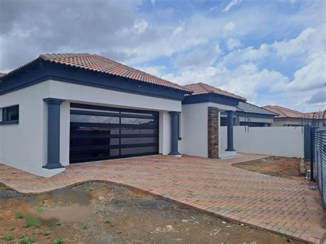 4 Bedroom House For Sale Aerorand 1md1619912 Pam Golding Properties