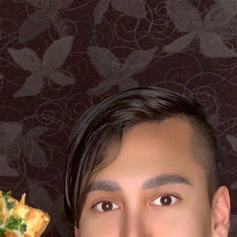 ‎نیما فود بلاگر مشهد آشپزی کیک‌پزی‎ On Instagram‎ 🧄🍞بهترین نون سیر‌ی که تاحالا خوردم همین