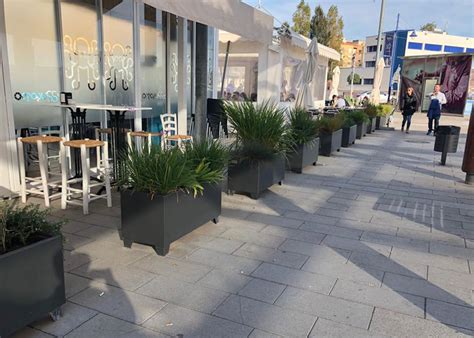 Planter Rectangular Iou Design