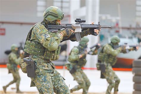 連長室自拍鹹濕片遭外流 八軍團軍官情侶「列汰除」回應了 社會 中時新聞網