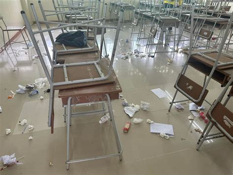 ชาวเน็ตแห่ให้กำลังใจครู หลังโพสต์ภาพขยะเกลื่อนห้องเรียน ไม่ใช่หน้าที่