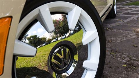 Squashed The Volkswagen Beetle Isnt Making Another Comeback Autoblog