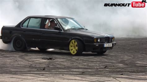 Palenie gumy BMW E30 320 BATON 1 Urodziny BMW Grupa Piła YouTube