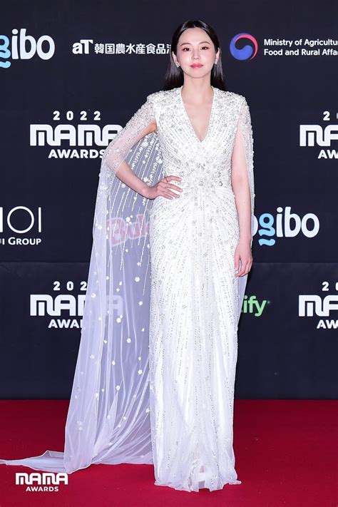 More Stars Rock The Red Carpet At The 2022 Mama Awards Day 2 Soompi