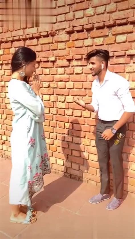 Love Whatsapp Status 💝 Videos • Khan 😎👑🖤🔥 Royalkhangirl On Sharechat