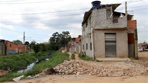 Moradores Do Jardim Pantanal Se Preparam Para A Próxima Enchente