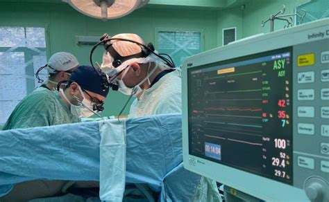 Напередодні Всесвітнього дня серця в Києві бігун рекордсмен створив символічний біговий малюнок