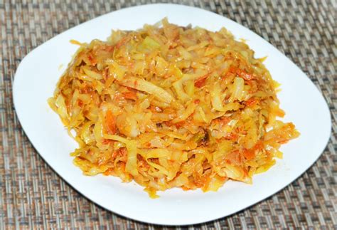 Тушеная капуста на сковороде - рецепт приготовления