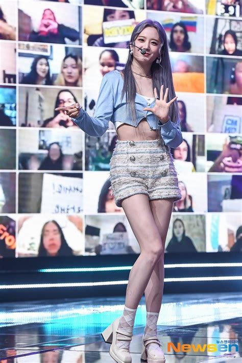 Pin Di Fromis Gambar