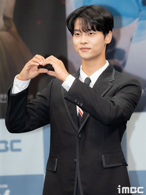 [포토] 차학연 완벽 수트핏