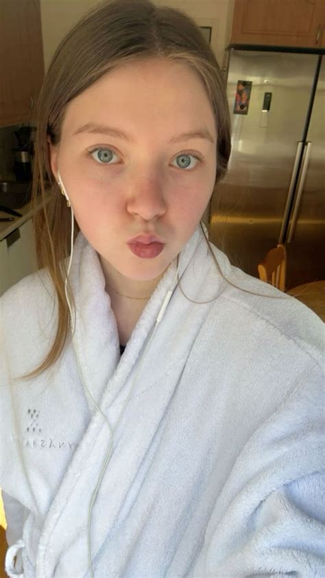 Brunette Blueeyes Selfie Robe Morning Cleangirl Aesthetic I 2024