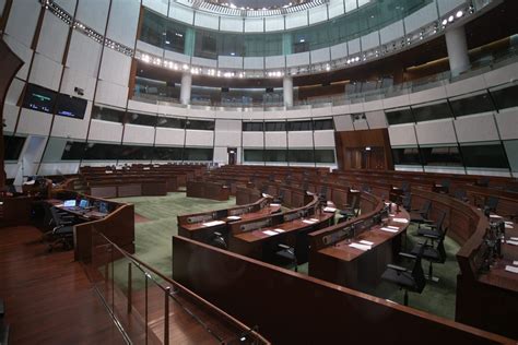 建制批民主派蓄意造成流会 陈淑庄指草案绕过内会立坏先例 星岛日报