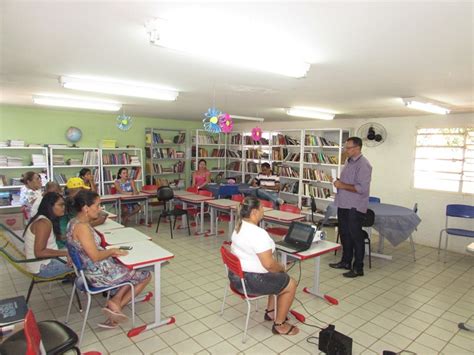 Conselho municipal de educação realiza reunião na sede da Secretaria Municipal de Educação