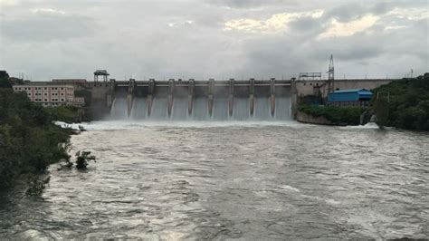 वीर धरणातून ४३ हजार क्युसेकने विसर्ग नीरा नदी काठच्या गावांना