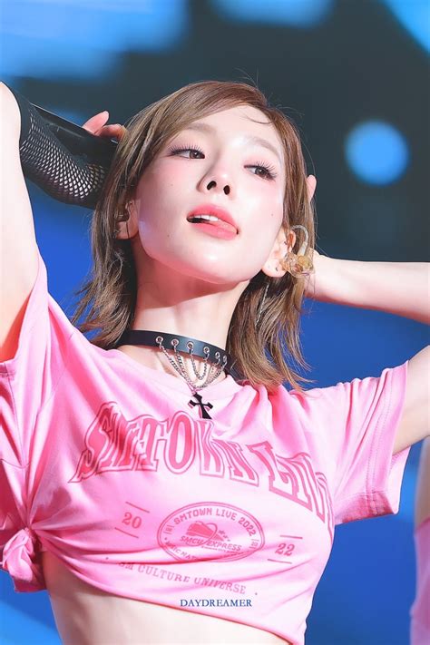 Girls Generation Taeyeon Girls Generation Snsd Taeyeon Sooyoung
